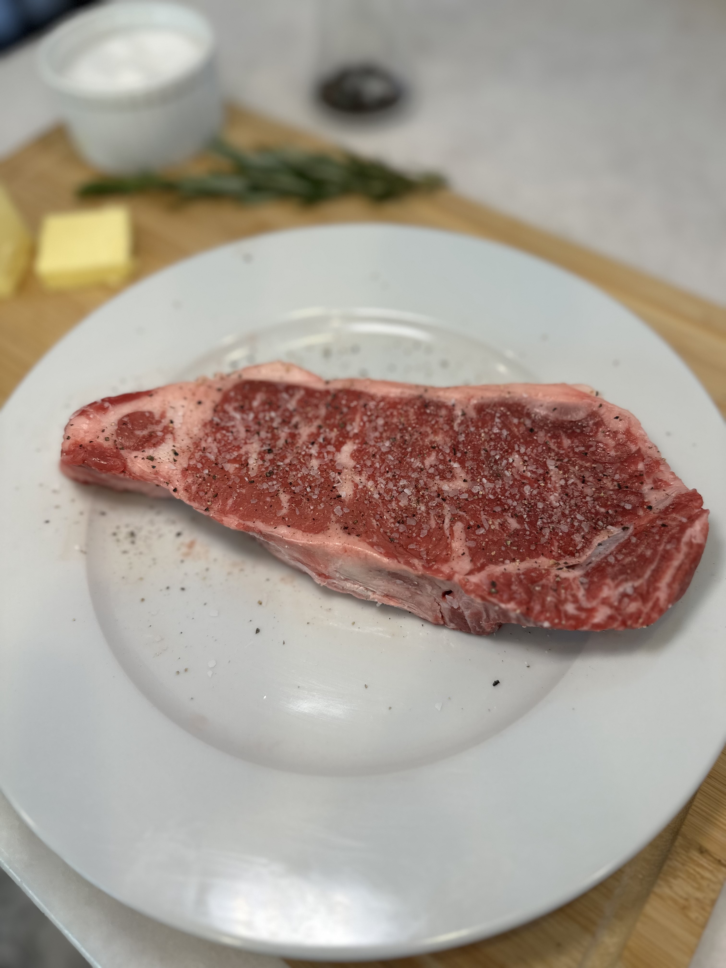 How to cook steak on the stovetop: • In the Kitchen with Steff